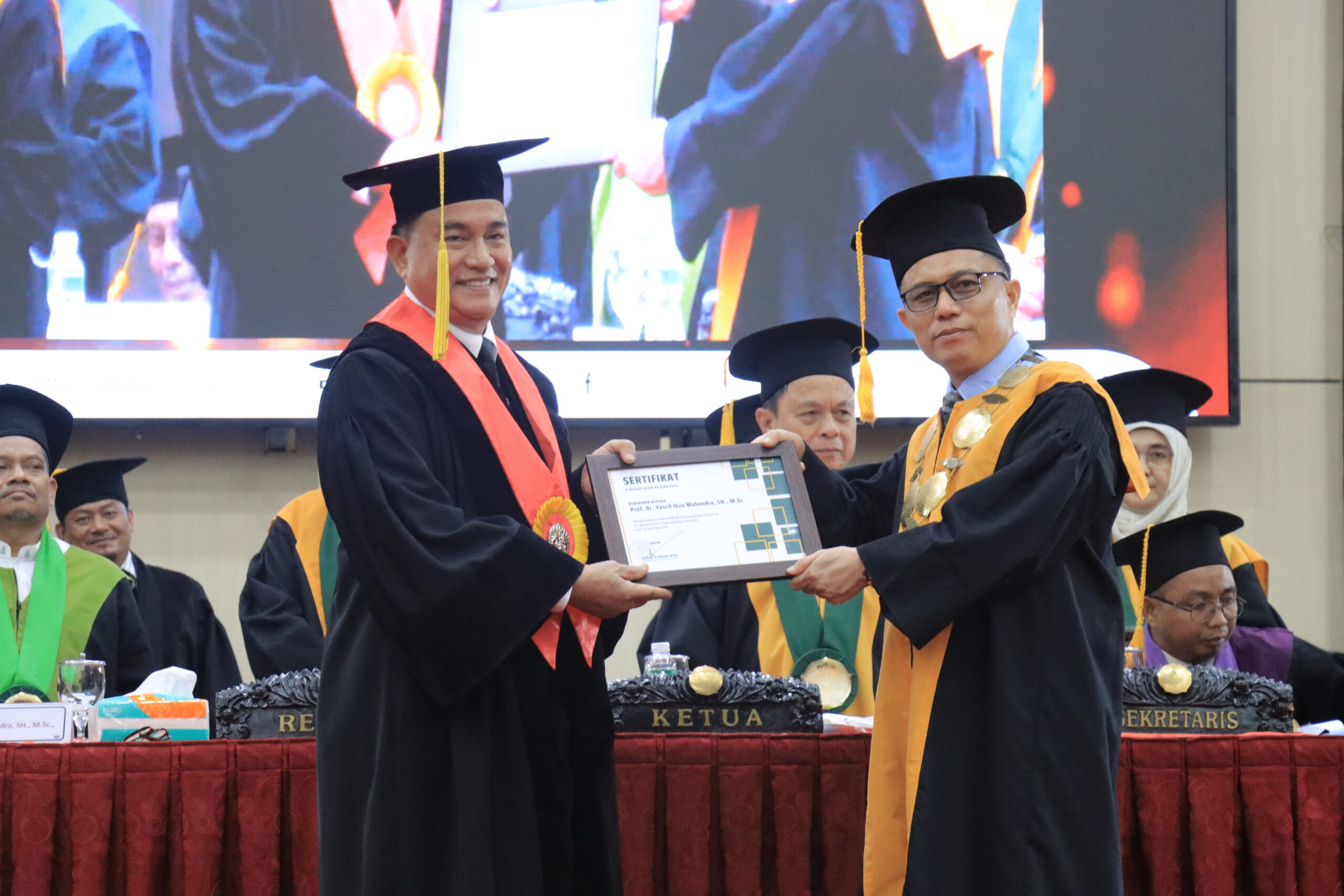 PROF. DR. YUSRIL IHZA MAHENDRA, SH., M.SC., GURU BESAR HUKUM TATA NEGARA FAKULTAS HUKUM ...